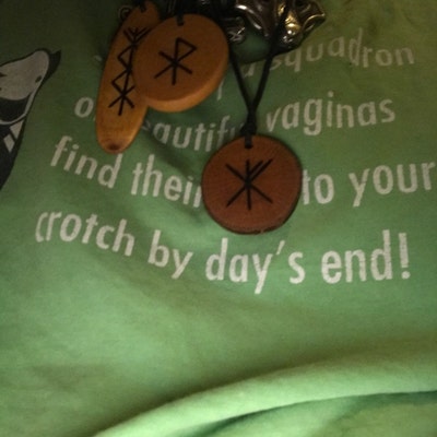 Viking Runes Wealth Amulet, Wooden Norse Pendant Bind Rune of Wealth ...