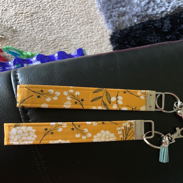 Gold Floral Wristlet Keychain, Yellow Key Fob Wristlet, Keychain ...