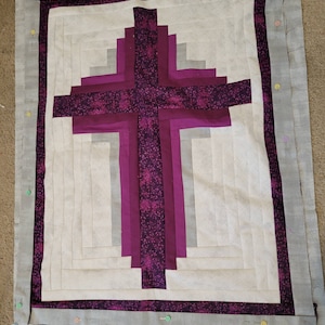 Small Log Cabin Cross Wallhanging c 2007 - Etsy