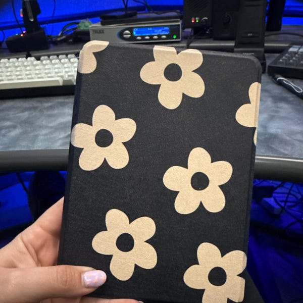 Minimalist Green Aesthetic Flow iPad Case With Pencil Holder Protective ...