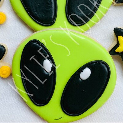 Alien Head Cookie Cutter - Etsy
