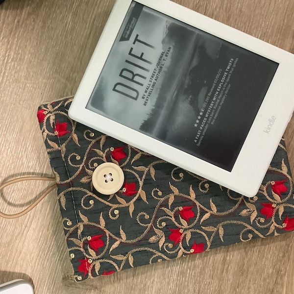 Skulls & Skeletons Kindle Insert for Clear Case, Kindle Accessories ...