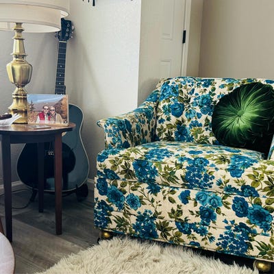 Throw Round Pink Pillow and Matching Crochet Coaster Set, Pintuck ...