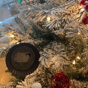 Primitive Punchneedle Sheep Spring Box - Etsy