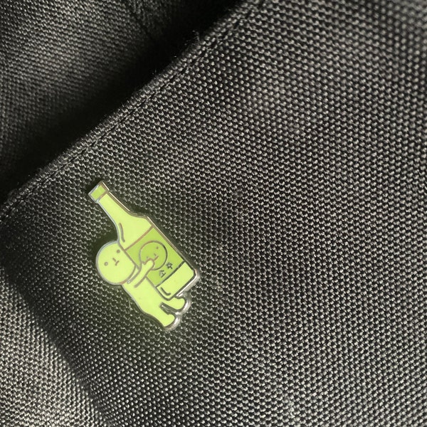 PREORDER: Little Green Man Enamel Pin - GLOWS - Etsy