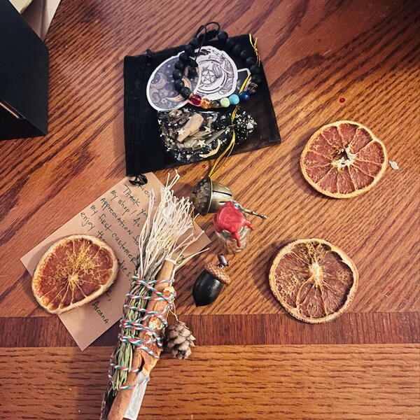 Smokeless Yule Tide Smudge Wand-handmade Altar Decor for Yule Rituals ...