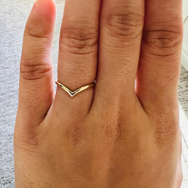 14K Solid Gold V Ring, Dainty Stackable Curved Band, Chevron Wedding ...