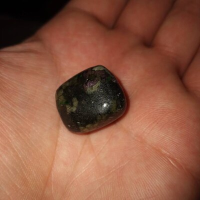 Magnetite AKA Lodestone Tumbled Chips 4 per Bag - Etsy