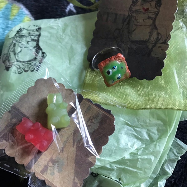 Shrek T.V Dinner II Green Slimy Slug Frog Eggs Pumpkin With Worms ...
