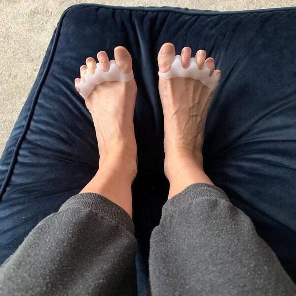 One Pair of Silicon Gel Toe Straightener | Toe Stretcher | Toe Spacer ...