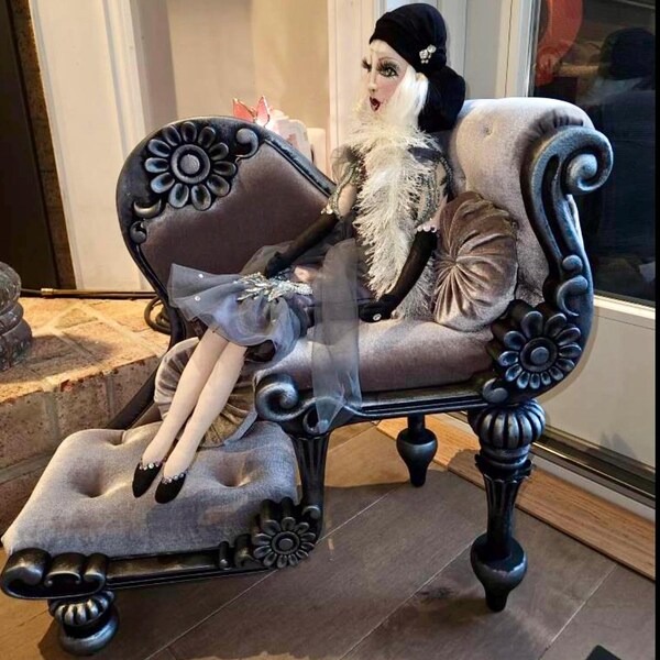 Cotton Reproduction Fabric - Blue Floral Sprigs on Patterned Grey ...