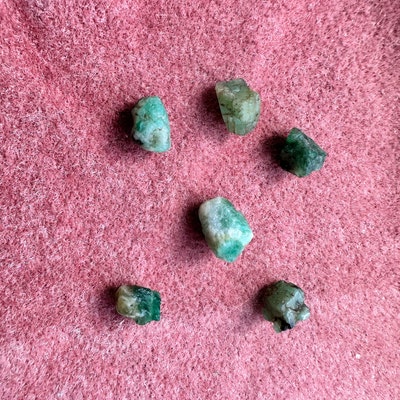 Natural Emerald Cutstone Oval Shape Loos Emerald Gemstone Zambian ...