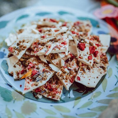 Edible Dried Flower Sprinkles for Decorations, Cooking, Free Shipping ...