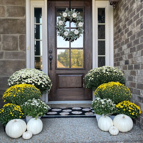 Mrs. Claus but Married to the Grinch Sign, Green Monster Signs, Grinch ...