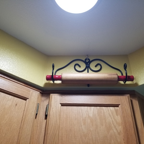 Wrought Iron Rolling Pin Holder – Amish Made Farmhouse Kitchen Decor - Etsy