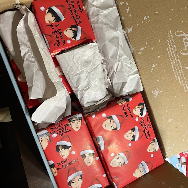 Stray Kids Christmas Wrapping Paper | Stray Kidsxmas Gift Wrap ...