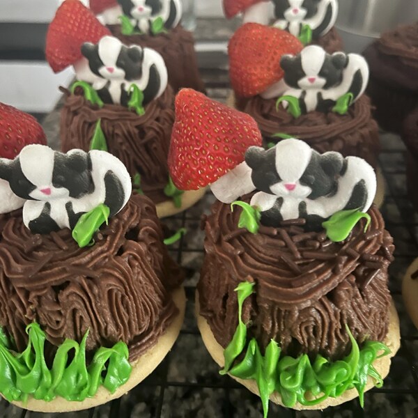 FARM ANIMALS BARNYARD Assortment 12 or 24 Pieces Cupcake / Cake Toppers ...