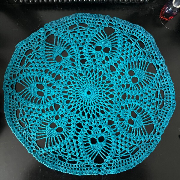CROCHET PATTERN and Photo Tutorial on How to Make Goth Skull Lace Doily ...