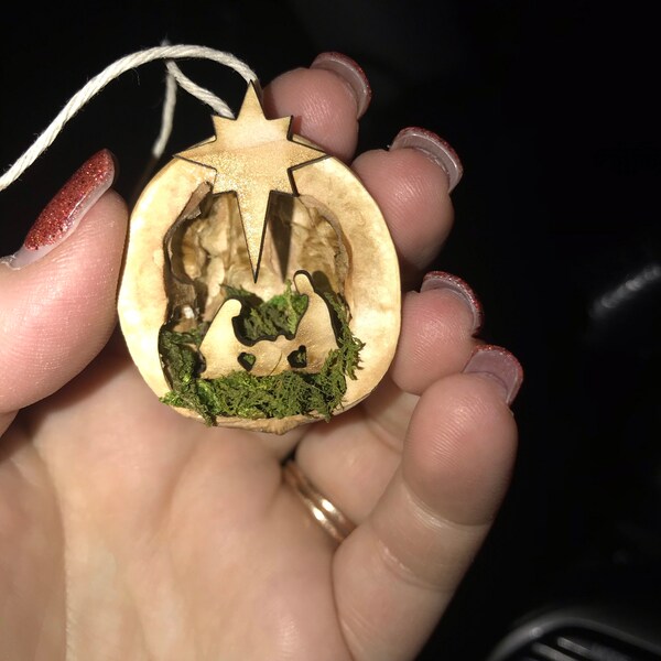 Wood Nativity Scene Trifold Journey to Bethlehem Christmas Decoration ...