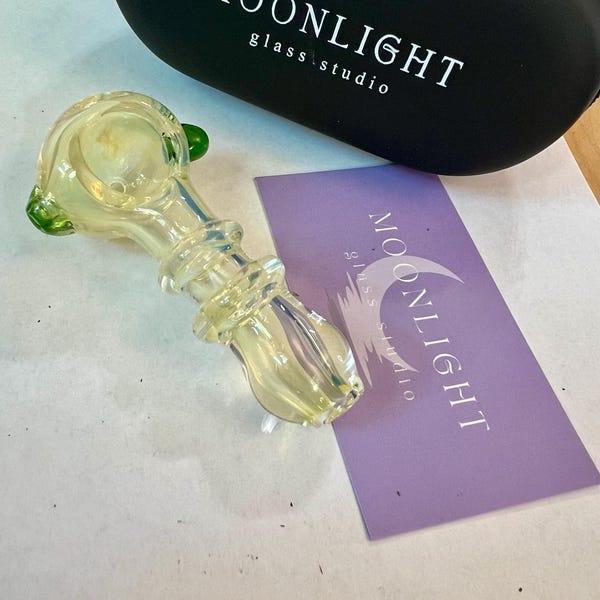 Flower Glass Pipe - Glow in Dark Glass Pipe - Beautiful Aesthetic Pipe ...