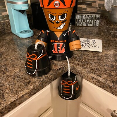 Clay Pot FOOTBALL TEAM PLAYER, Customized Clay Pots, Hand Painted Terra ...