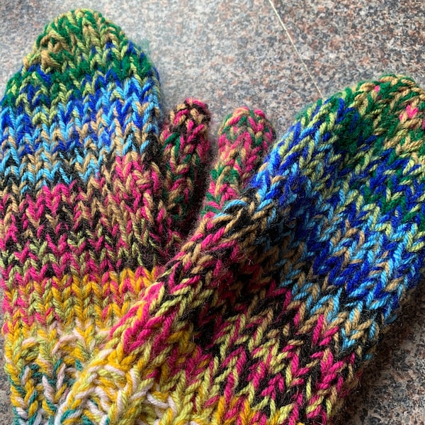 Hand Knitting Pattern - the Maud Mittens - Etsy