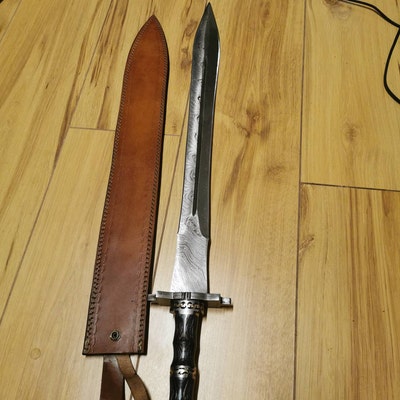 Full Tang Hunting Sword Hand Forged Damascus Steel Battle Ready Sword ...