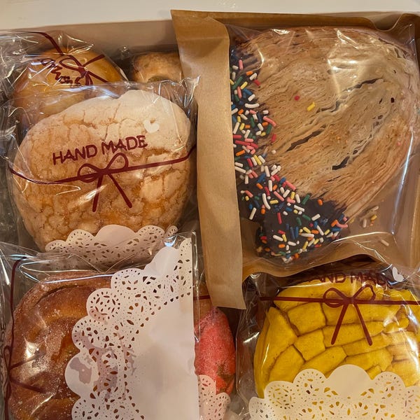Mexican Sweet Bread/ Pan Dulce/ Variety of Traditional Mexican Sweet ...
