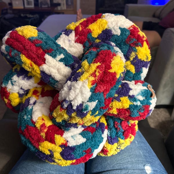 Knot Pillow Pattern • Beginner DIY Video Tutorial + PDF • Finger Knit ...