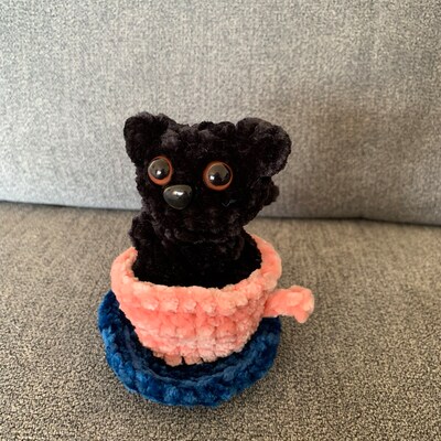 NO SEW Tabby Teacup Popping Desk Pal, PDF Pattern, Crochet Pop Pattern ...