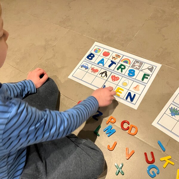 Alphabets Picture Matching Busy Book, Beginning Sound Matching Binder ...