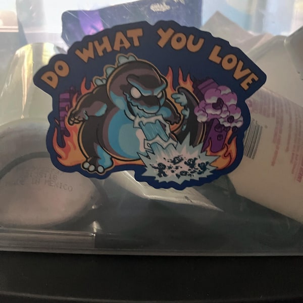 VS067 Worm on a String Medusa Vinyl Sticker / Y2K Kidcore Aesthetic ...