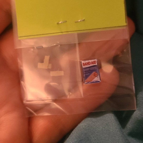 Dollhouse Miniature Medicine Bandages and Box 1:12 One Inch Scale B460 ...