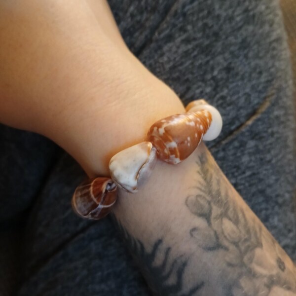 Hawaiian Genuine Hebrew Cone Shell and Jade Gemstone Adjustable ...