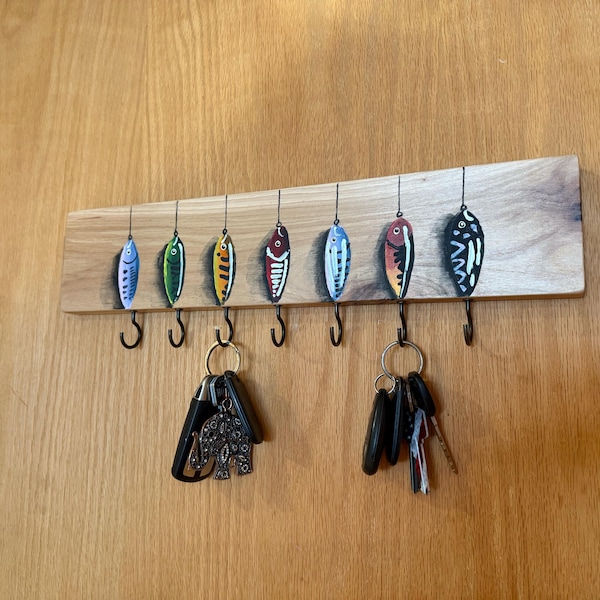 Blue Whale Art Driftwood Key Holder: Coastal Entryway Organizer - Etsy