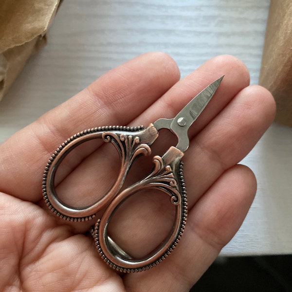 Mini Embroidery Scissors • Vintage Style Ornate Design in Antique Gold ...