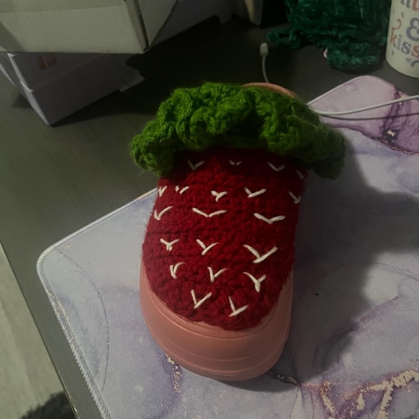 Strawberry Crochet Croc Pattern - Instant Download , Beginner Friendly ...