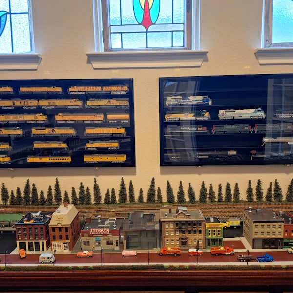 HO Scale Train Display Case Model Train Car Wall Cabinet Shelf Rack W ...