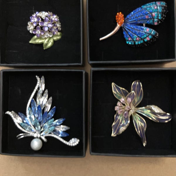 Handcrafted Freshwater Pearl Flower Brooch - Elegant Wedding Gift ...