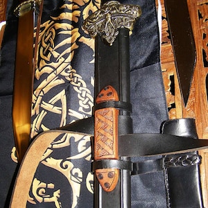 Small Wooden Skull Comb, Beard Comb - Etsy Canada