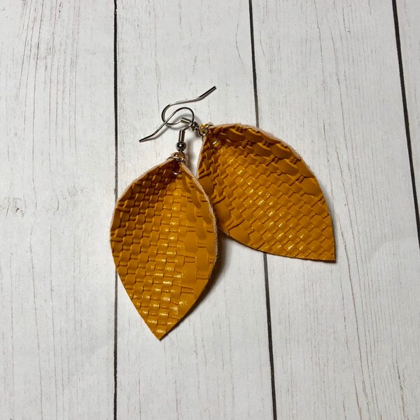 Mustard Textured Faux Leather Sheet, Basketweave Faux Leather, Textured ...