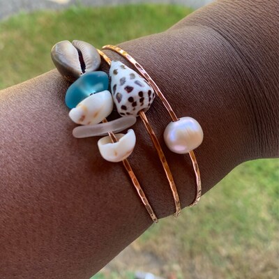 SHELL BANGLES in Gold , Set of 3 Bangles in 14k Gold Filled, Hawaiian ...