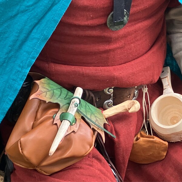 Oak Leaf Belt Pouch in Genuine Leather // Leather Belt Bag // Fantasy ...