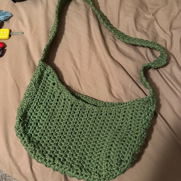 Crochet Pattern // Crochet Crescent Bag - Etsy