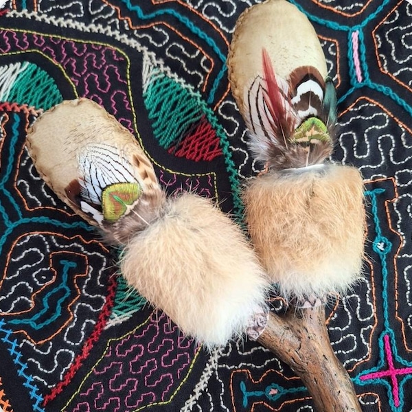 Chakapa ~ Shacapa ~ Shamanic Leaf Rattle ~ Macaw Feathers ~ Jaguar ...