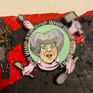 The Simpsons Mr. Sparkle Fish Bulb Patch and Pin Set - Etsy