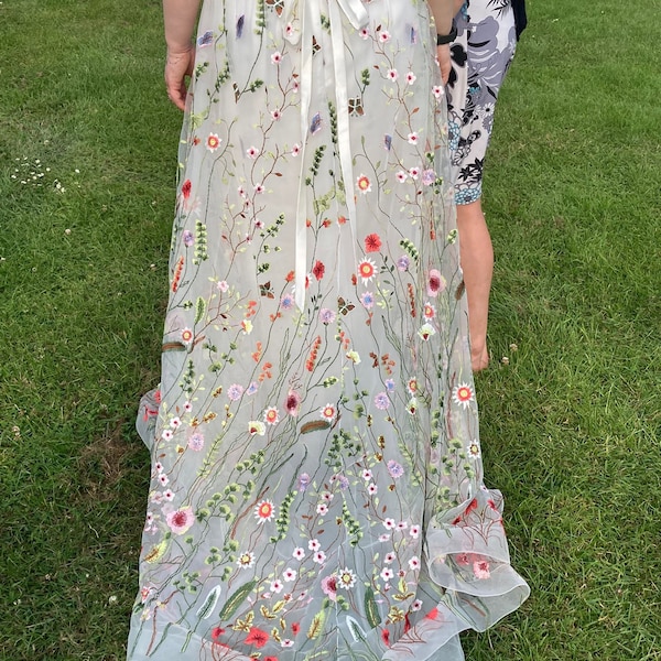 Flower Wedding Dress in White/embroidery Floral Bridal Gown With a ...