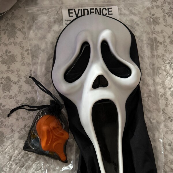 Custom White Shrouded Scream Mask Replica - Etsy