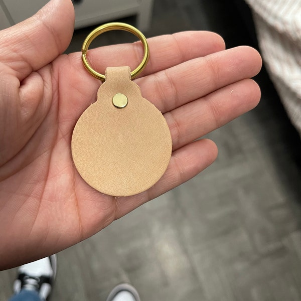 Custom Leather Circle Keychain. Monogrammed Personalized Full Grain ...