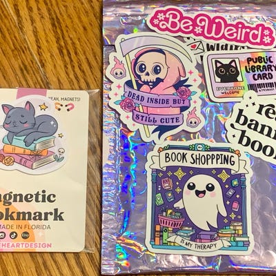 True Crime Junkie Sticker Spooky Reader Sticker Waterproof E-reader ...